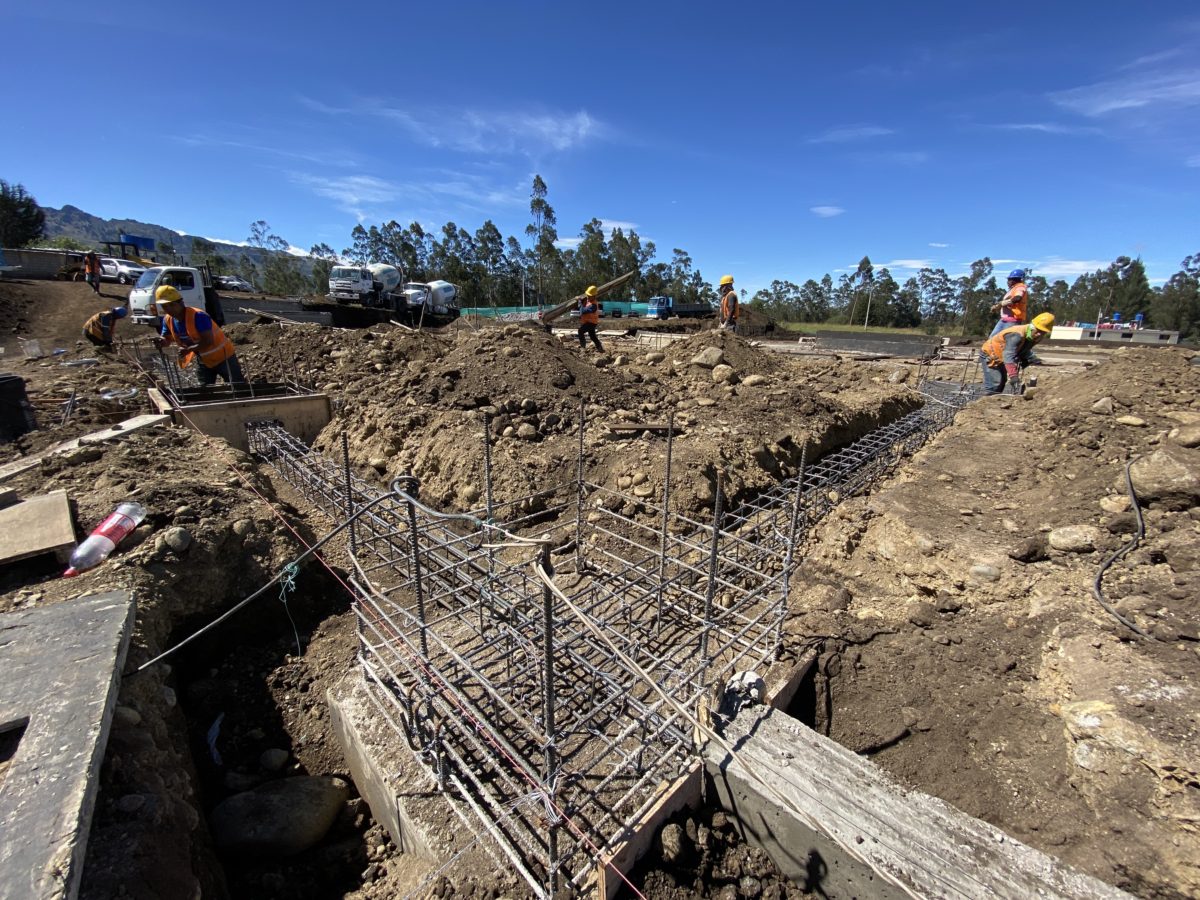 AVANZA CONSTRUCCIÓN DEL NUEVO MERCADO MAYORISTA DE GUARANDA - Guaranda