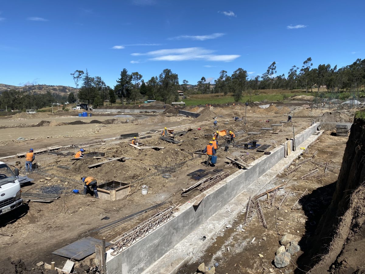 AVANZA CONSTRUCCIÓN DEL NUEVO MERCADO MAYORISTA DE GUARANDA - Guaranda