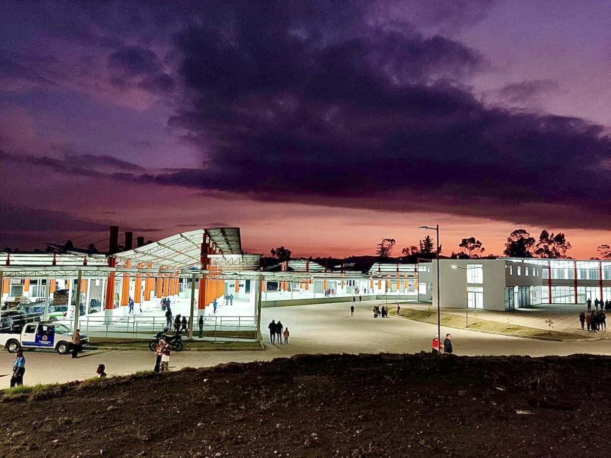 ALCALDÍA RINDE HOMENAJE A GUARANDA CON LA ENTREGA DE UN NUEVO MERCADO ...