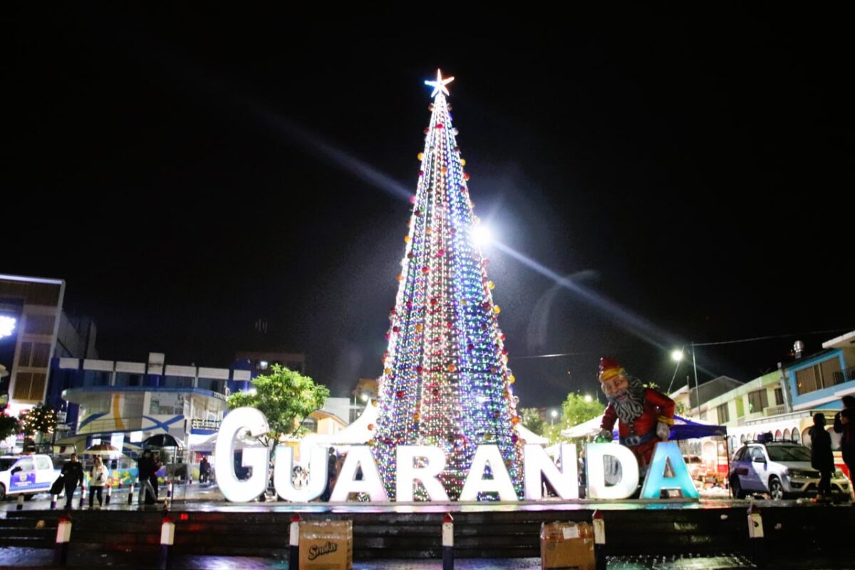 LA MAGIA DE LA NAVIDAD SE ENCENDIÓ EN LA CIUDAD DE GUARANDA - Guaranda